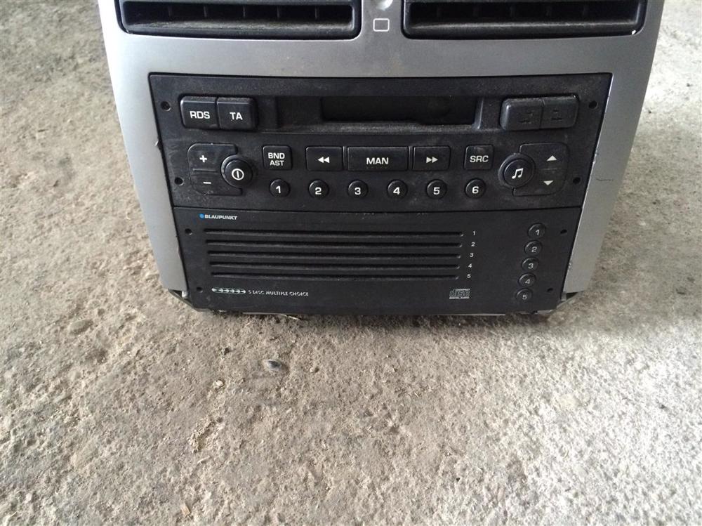 CD-Player pentru Peugeot 307-Piesa Originala din dezmembrari