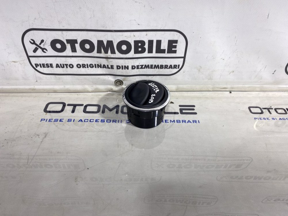 Grila Ventilatie Aerisire Bord Dacia Duster: 8200212480 Dacia Duster ...