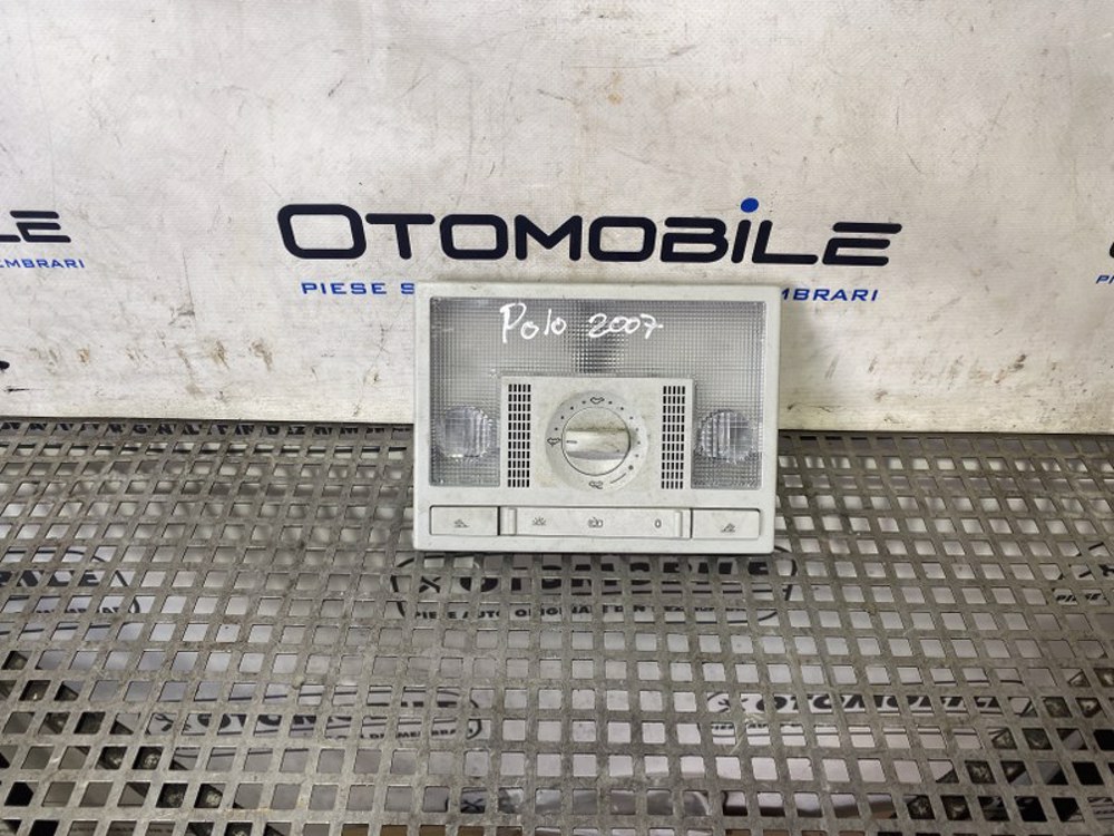 Plafoniera Volkswagen Polo (model cu trapa): 6Q0959613A Volkswagen Polo ...